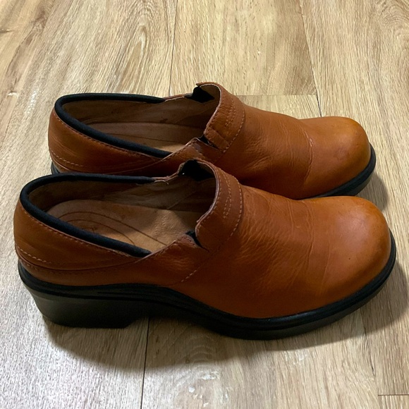 Ariat | Shoes | Ariat Tan Leather Barn Clogs Western | Poshmark